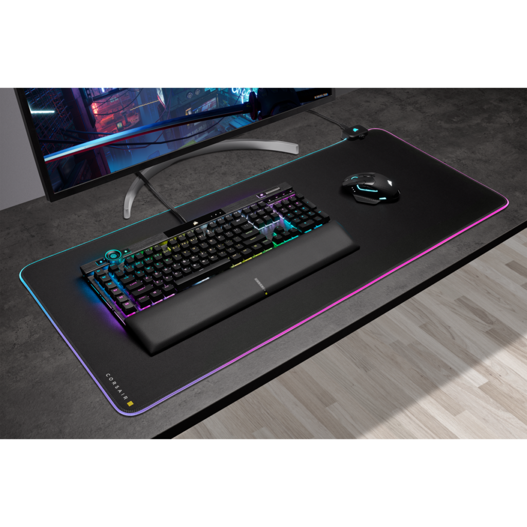 Corsair MM700 RGB Extended Mouse Pad | SWW.nl